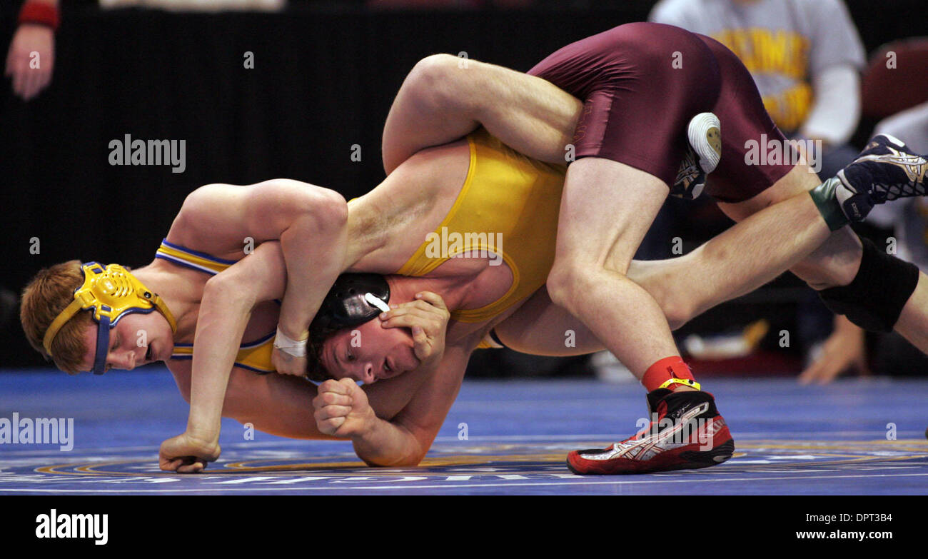 Las Lomas' Sean Dougherty, right, battles Clovis' Zach Nevills during ...