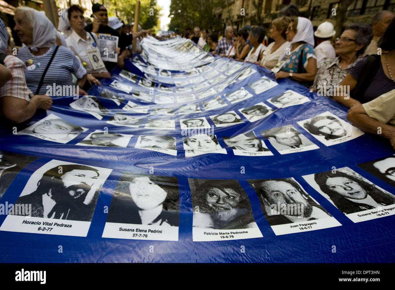 Mar 24, 2009 - Buenos Aires, Buenos Aires, Argentina - A banner ...