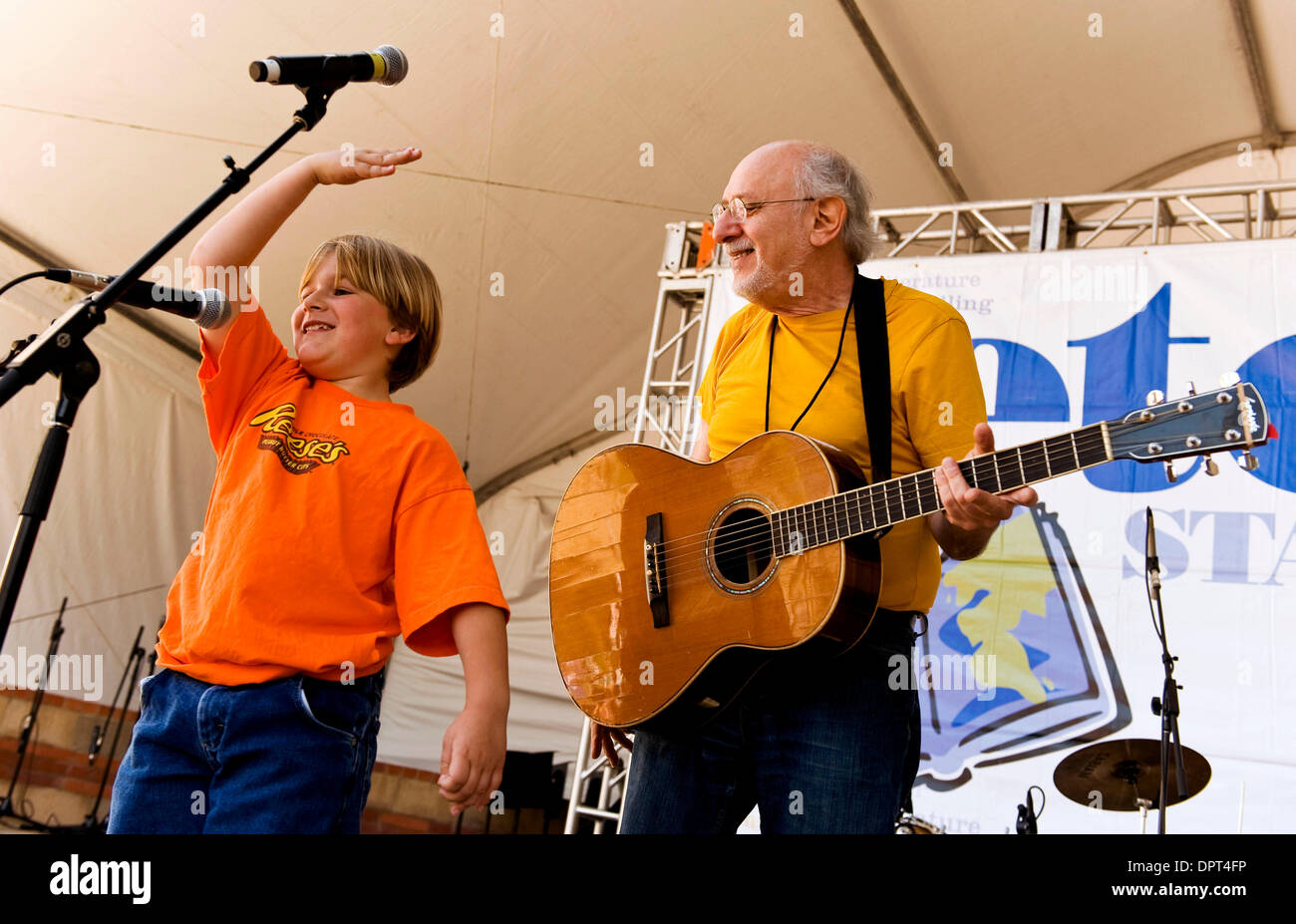 Apr 25, 2009 - Los Angeles, California, USA - PETER YARROW, of Peter ...