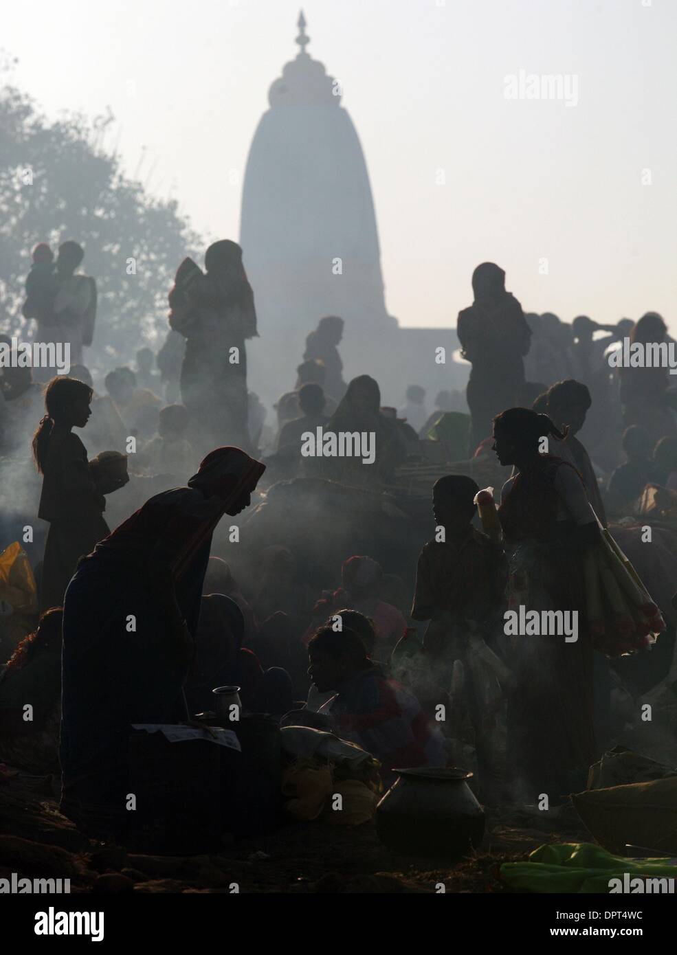Oct. 10, 2008 - Saundatti, India - Yellamma worshippers set up camp ...
