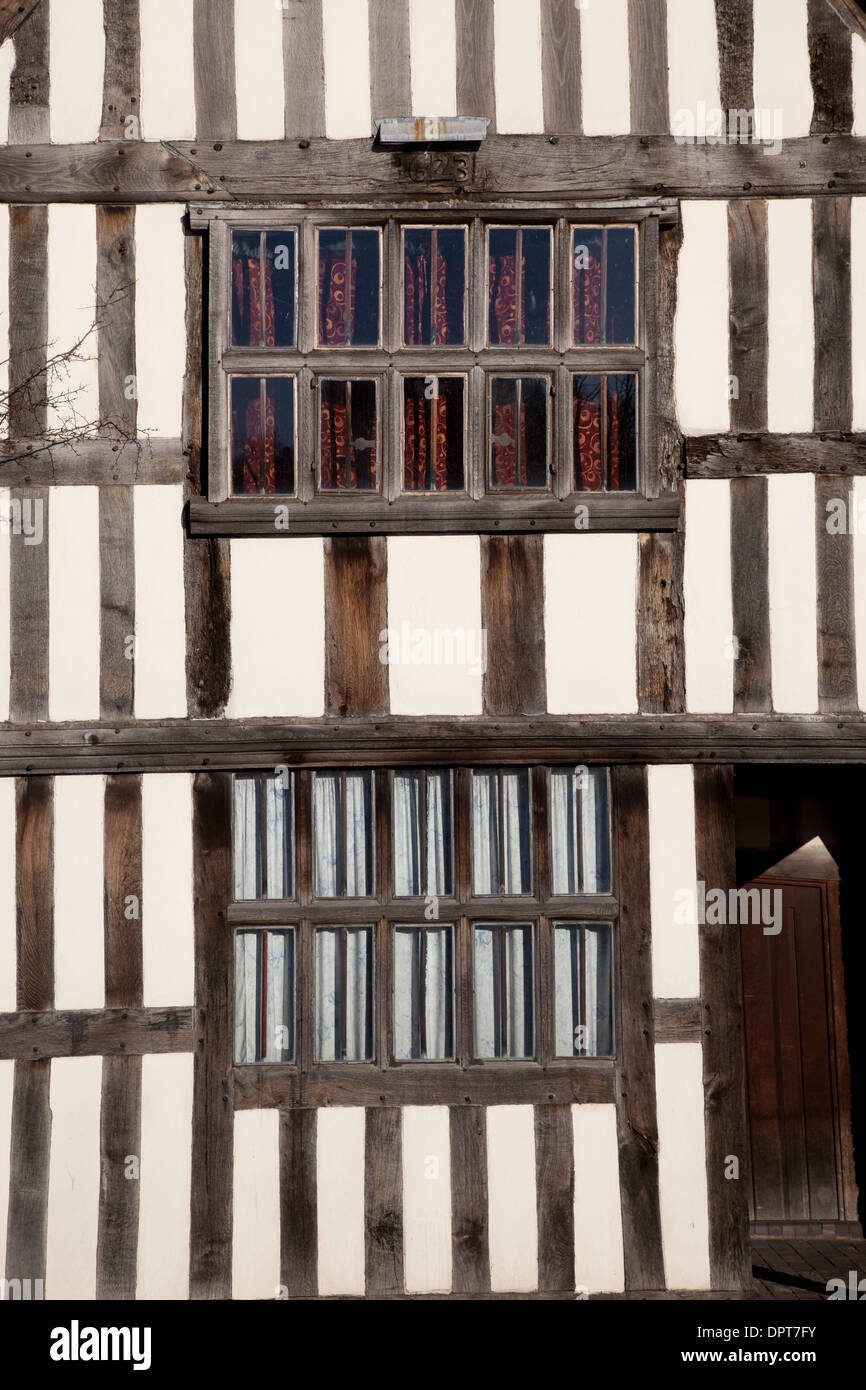 Timber-framed Tudor building facade, England Stock Photo - Alamy