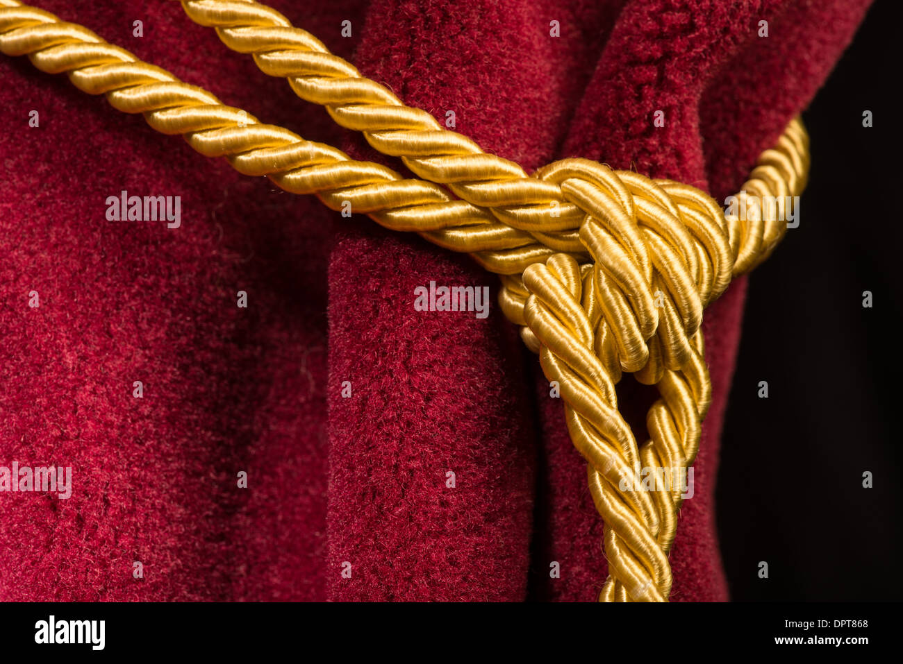 Velvet rope hi-res stock photography and images - Alamy