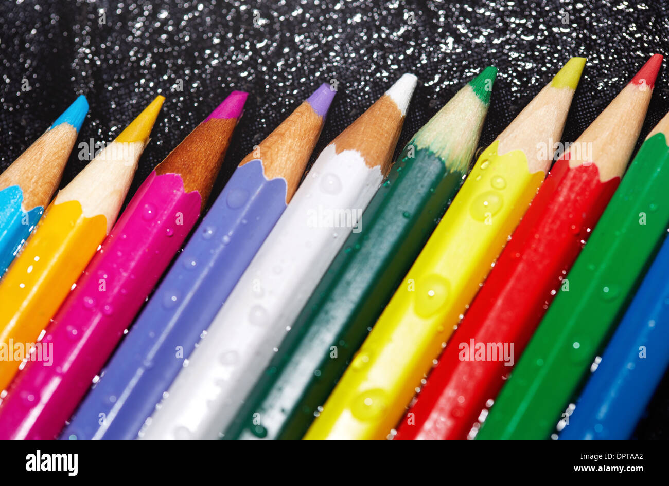Crayon row hi-res stock photography and images - Alamy