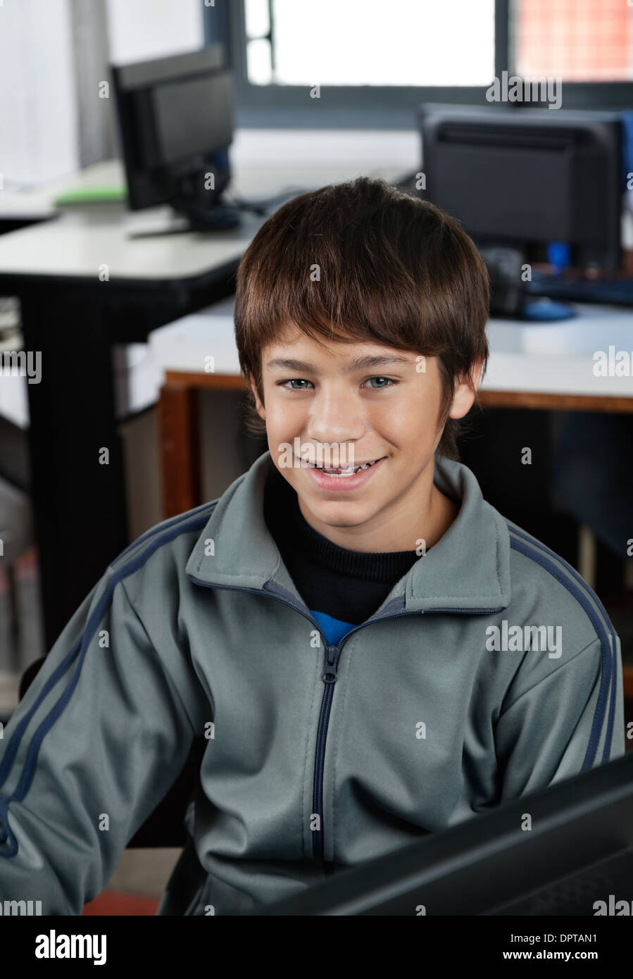 Class computer hi-res stock photography and images - Alamy