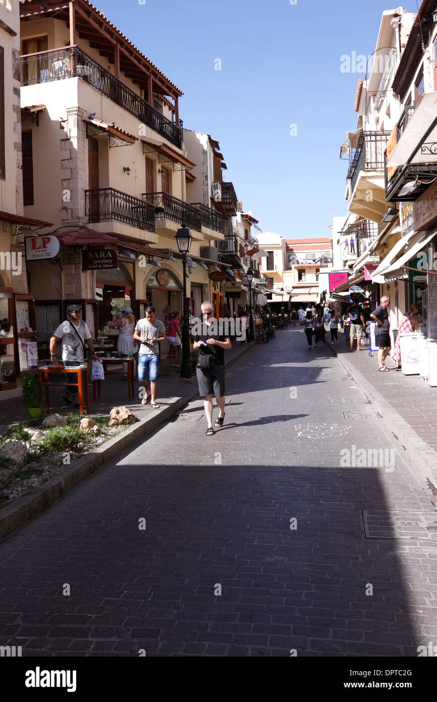 TOURIST AREA AND SOUVENIR SHOPS. RETHYMNON CRETE Stock Photo - Alamy
