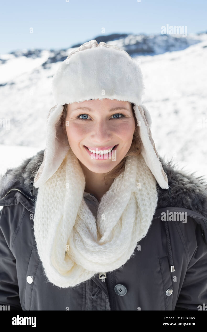 Warm clothing snow hi-res stock photography and images - Alamy