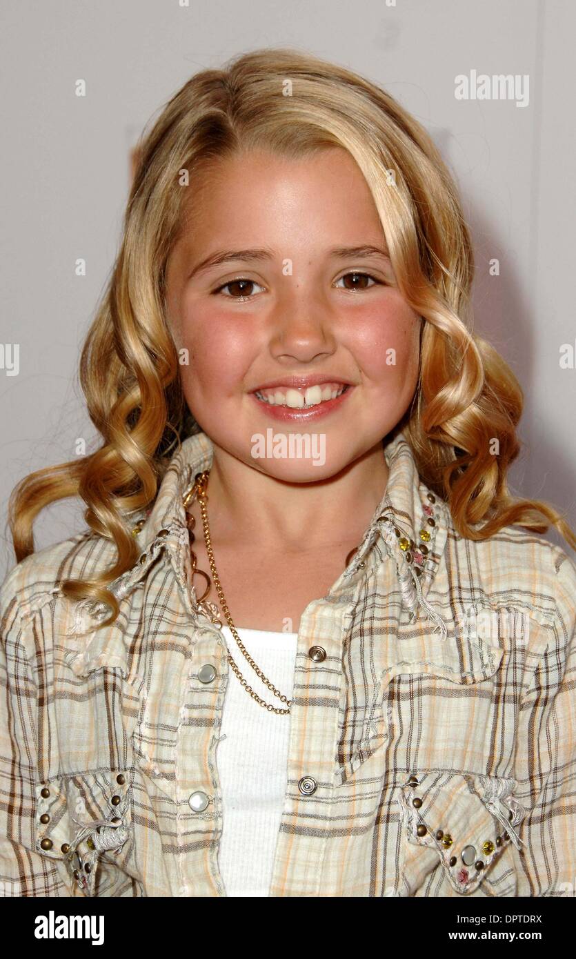 Emily grace reaves hi-res stock photography and images - Alamy