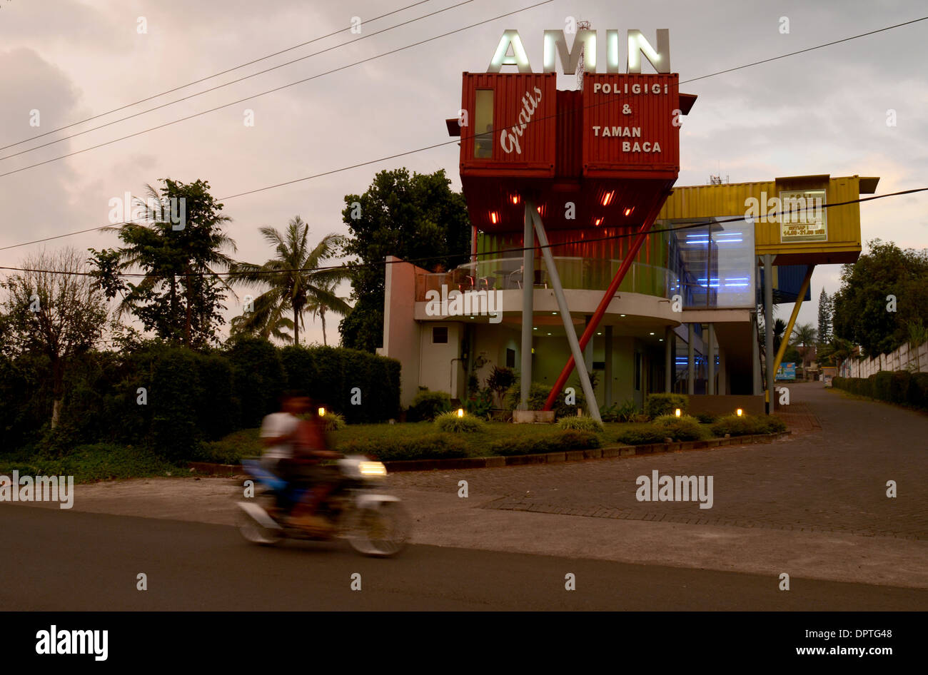 The exterior of a unique library building amin hi-res stock photography ...