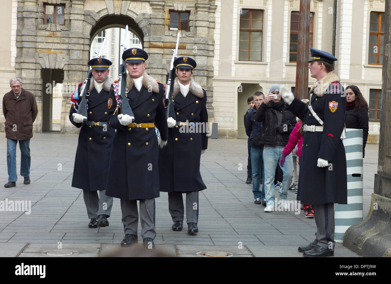 Prague castle guards hi-res stock photography and images - Alamy