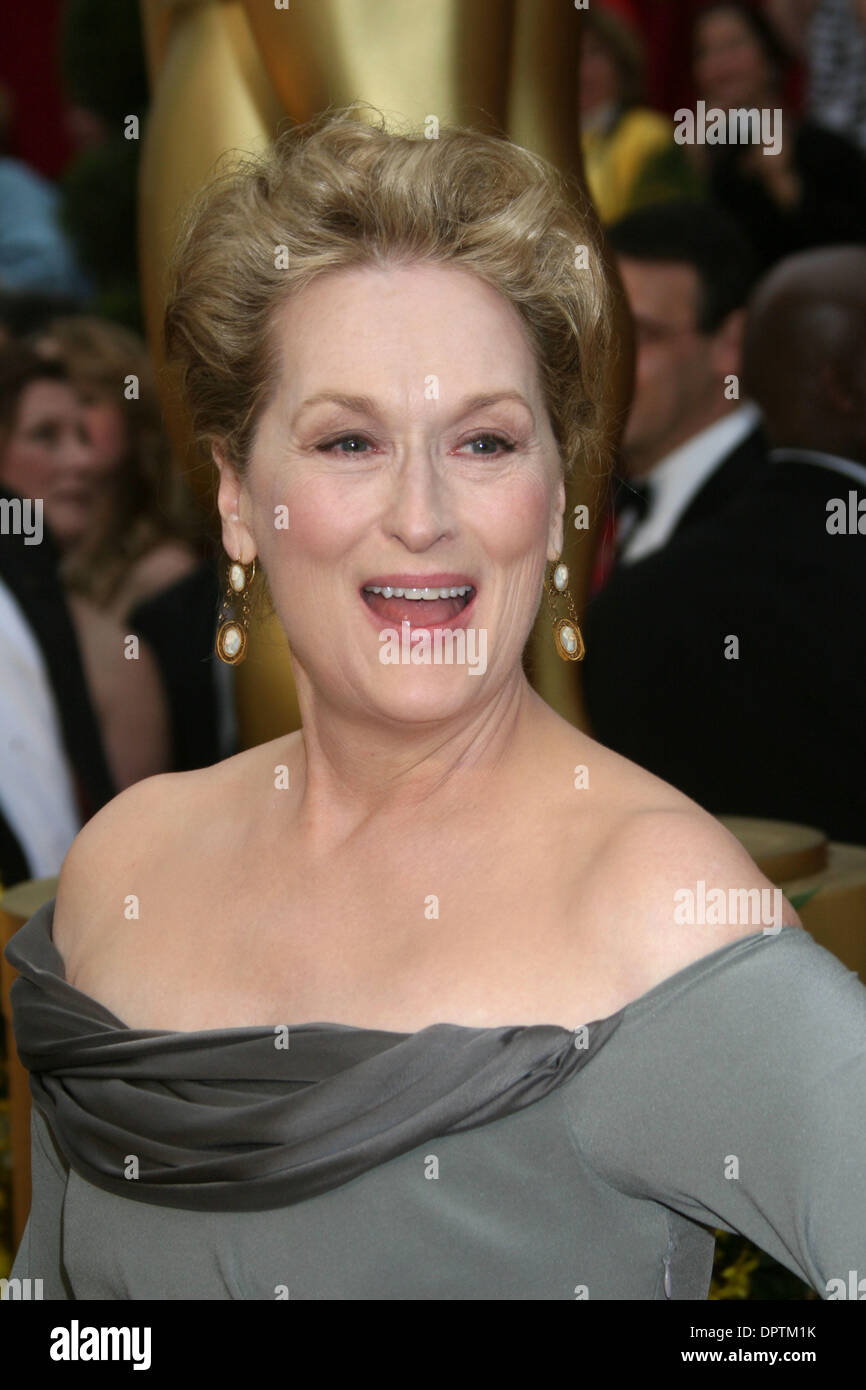 Feb 22, 2009 - Hollywood, California, USA - MERYL STREEP arriving at ...
