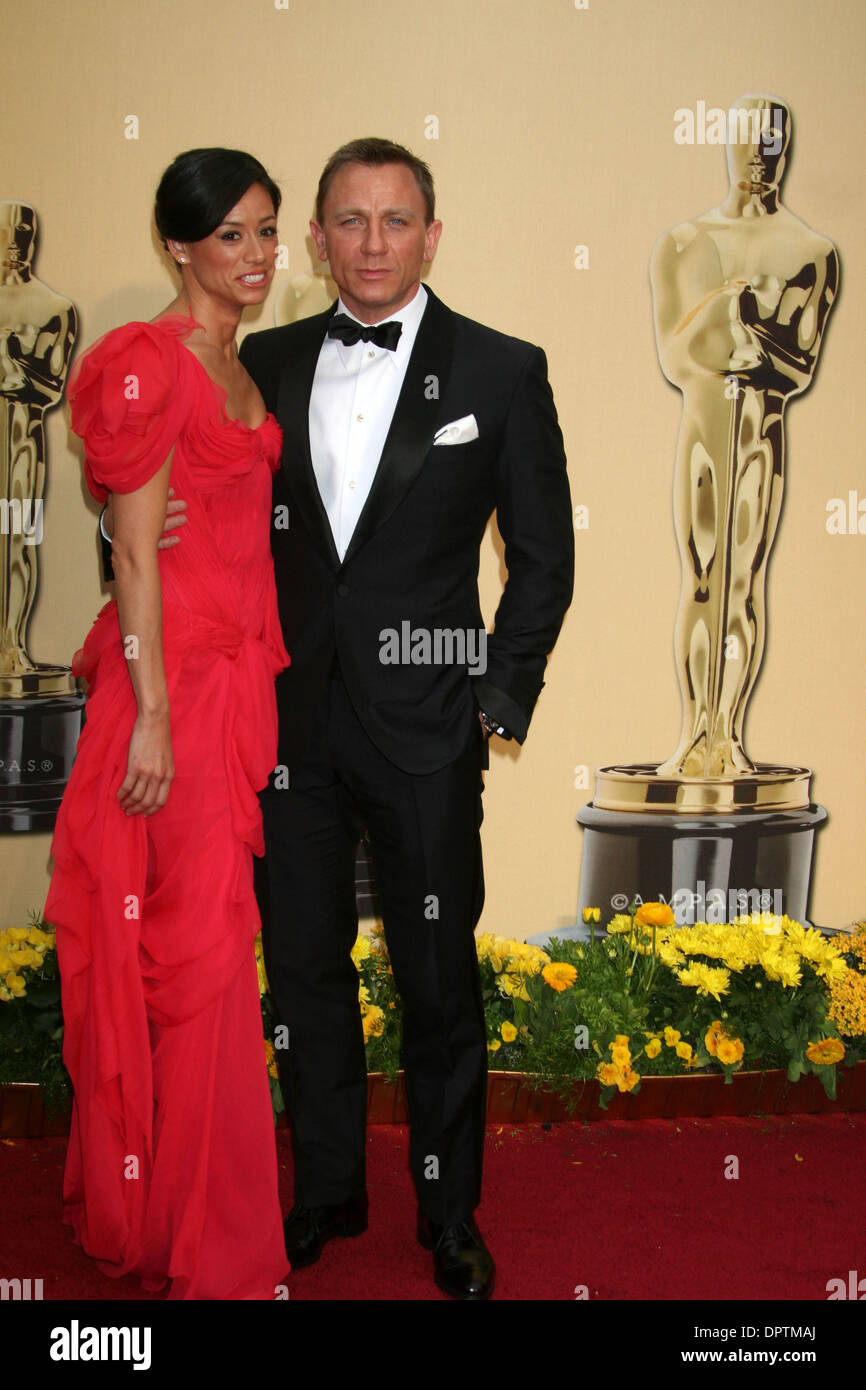 Daniel craig and girlfriend hi-res stock photography and images - Alamy