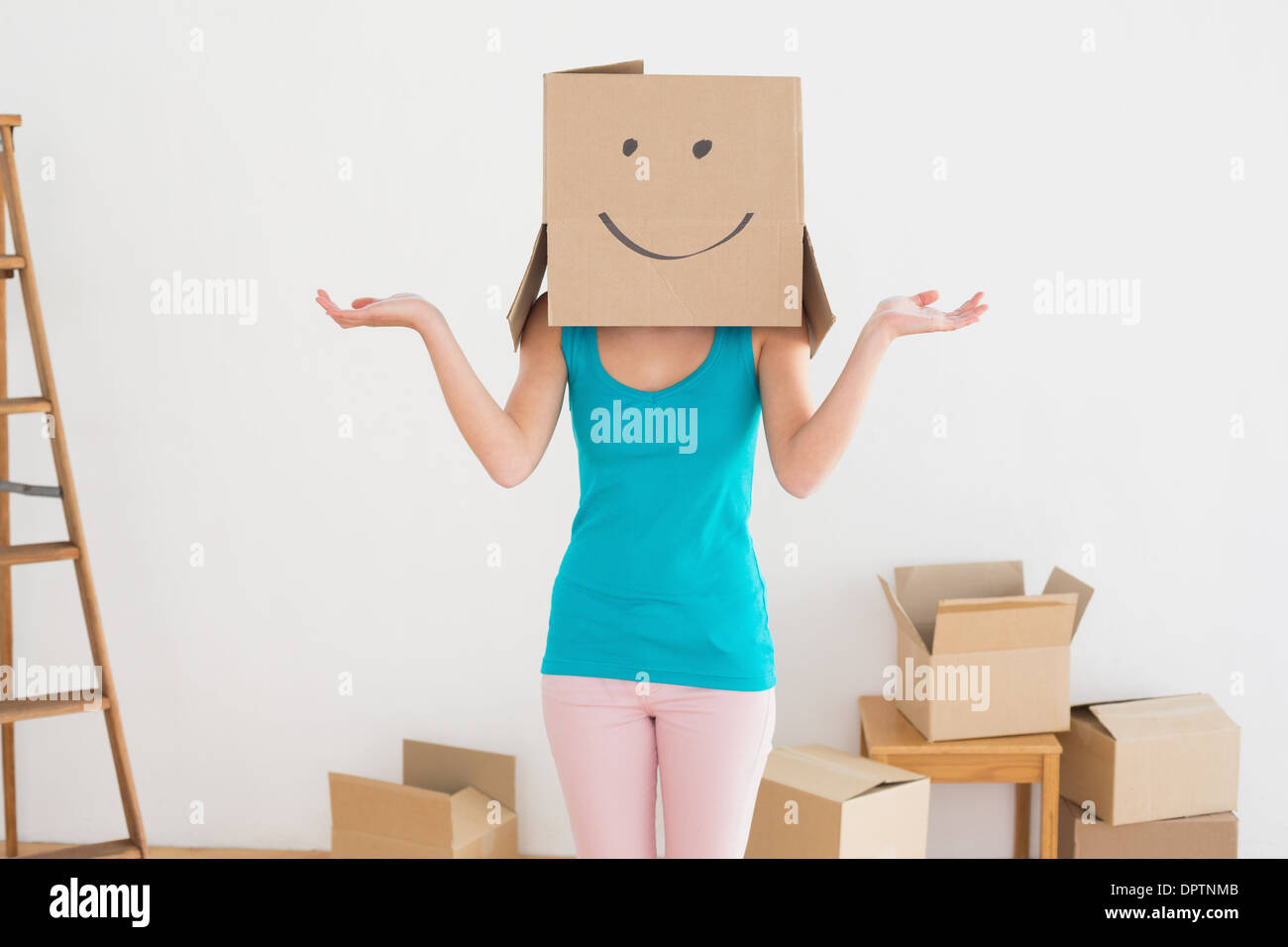 Smiley cardboard box hi-res stock photography and images - Alamy