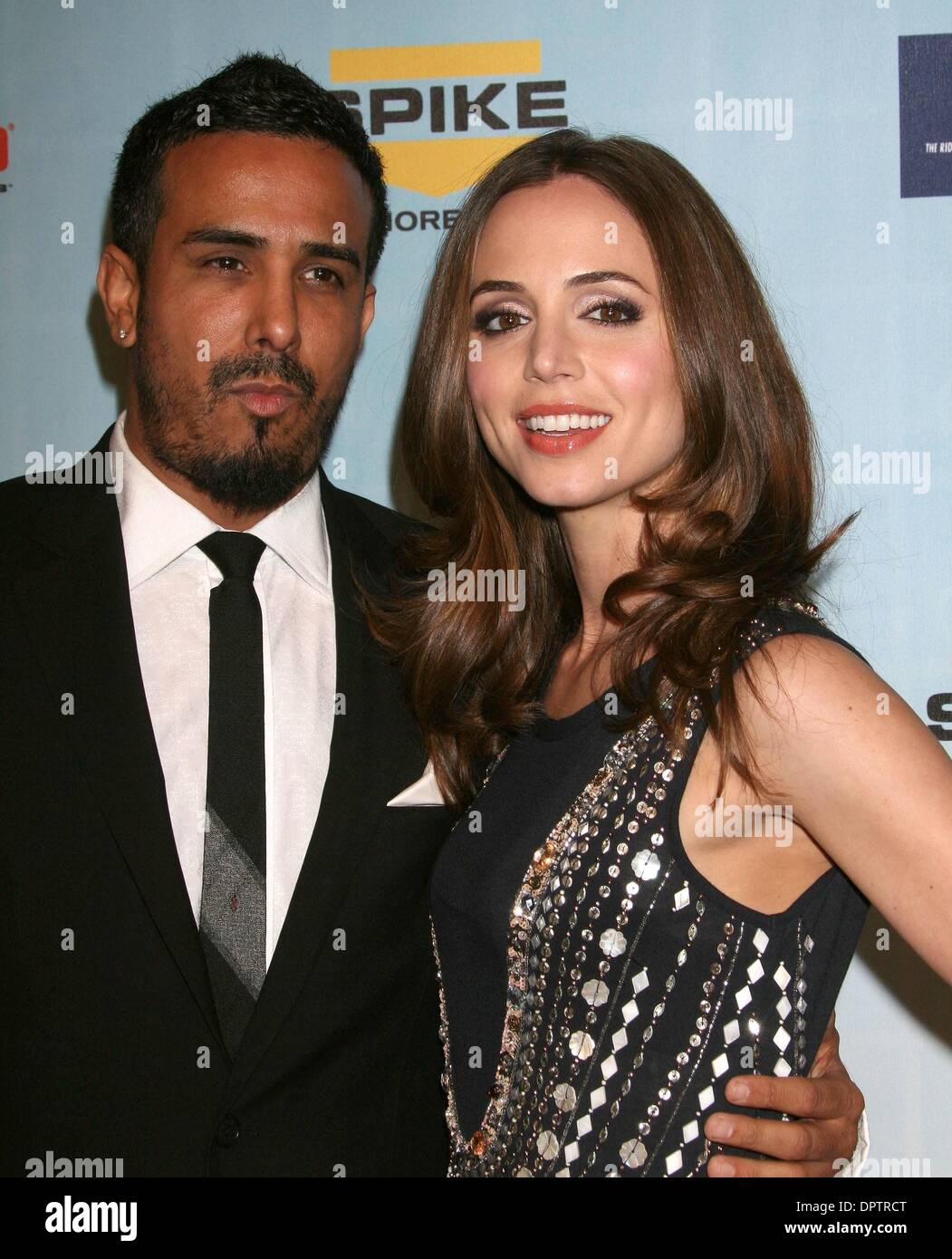 Dec 14, 2008 - Los Angeles, California, USA - Actress ELIZA DUSHKU and ...