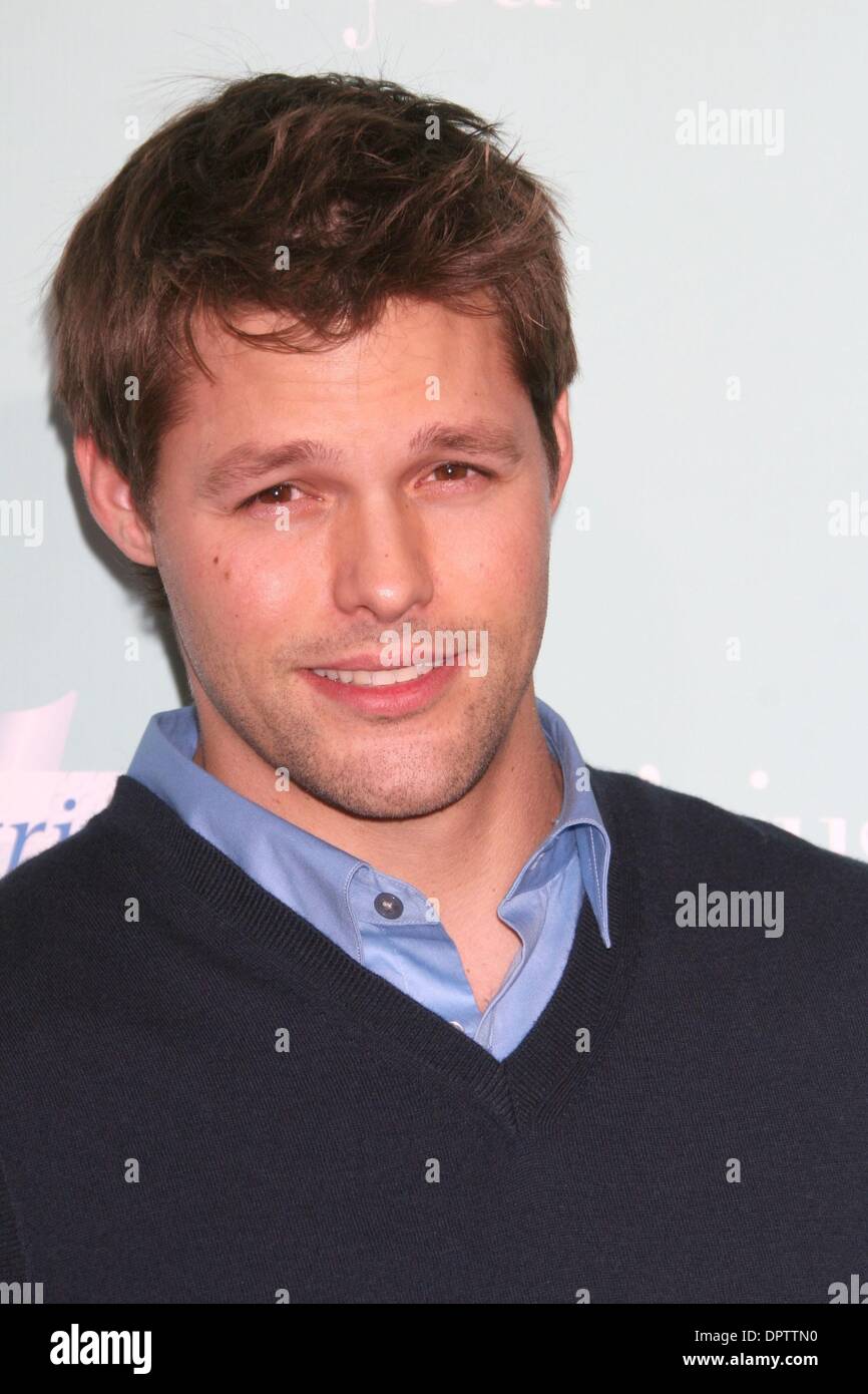 Justin bruening hi-res stock photography and images - Alamy