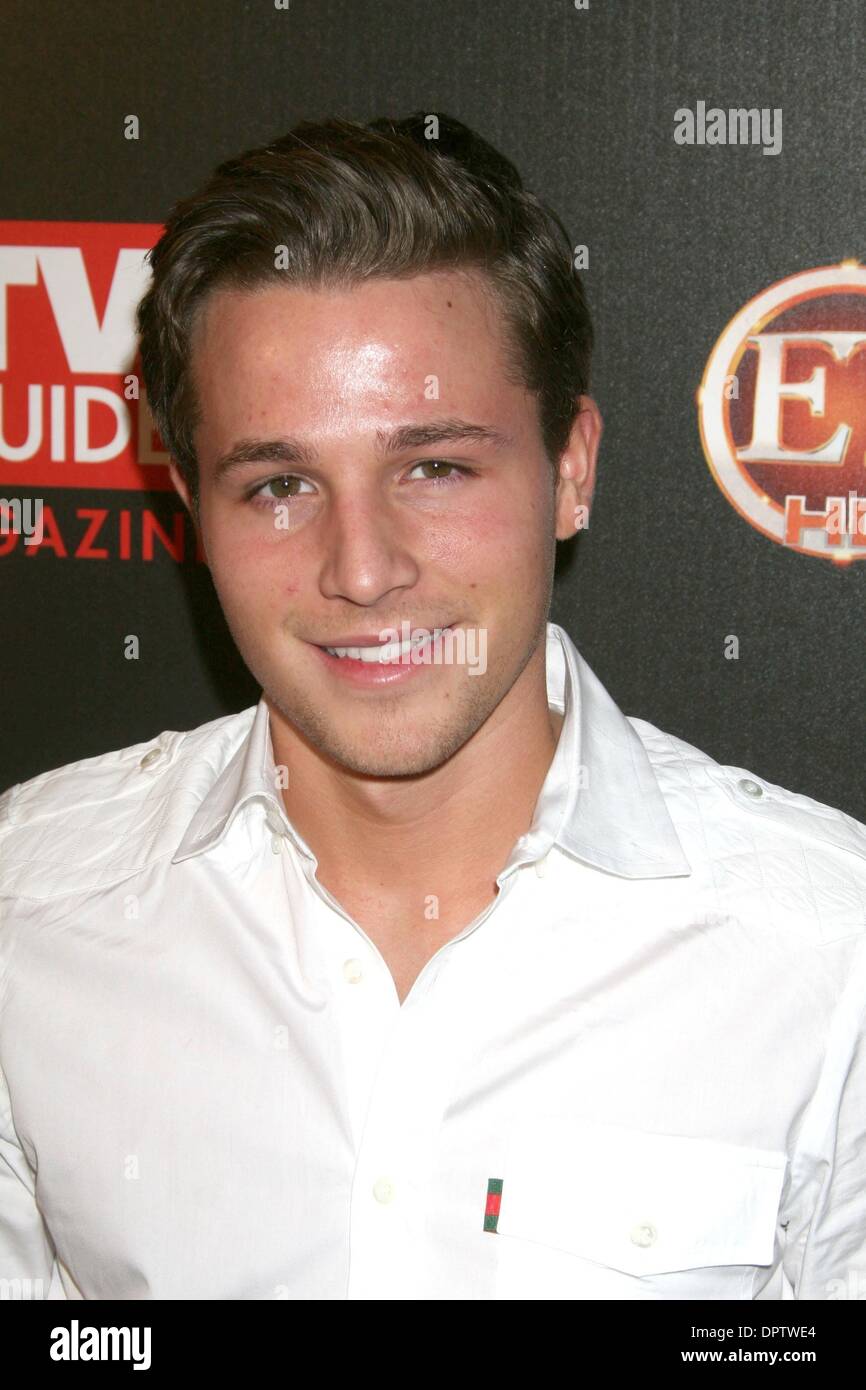 Mar 24, 2009 - Los Angeles, California, USA - Actor SHAWN PYFROM at the ...