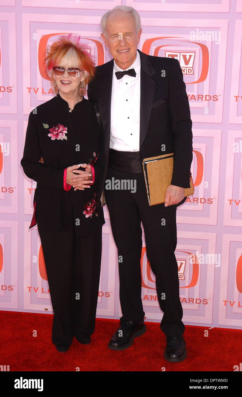 Mike Farrell Stock Photos & Mike Farrell Stock Images - Alamy