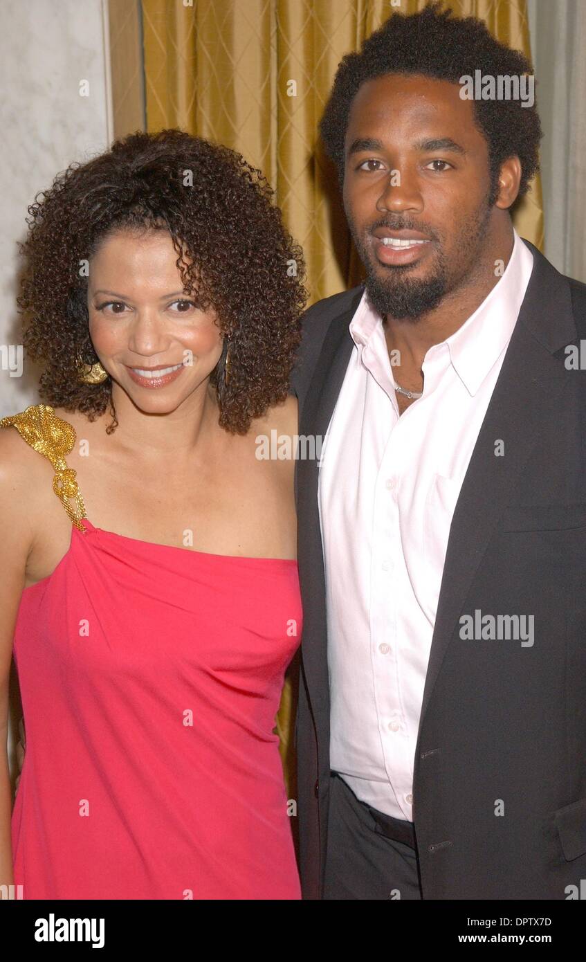 Apr 25, 2009 - Los Angeles, California, USA - Actress GLORIA REUBEN and ...