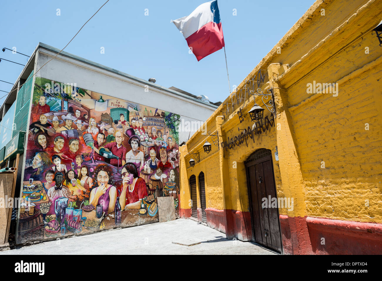 Public art santiago chile hi-res stock photography and images - Alamy