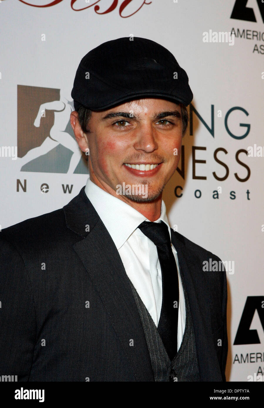 Dec 31, 2008 - Hollywood, California, USA - DARREN BROOKS arriving at ...