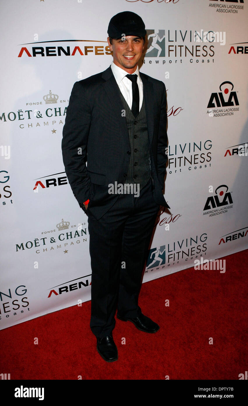 Dec 31, 2008 - Hollywood, California, USA - DARREN BROOKS arriving at ...