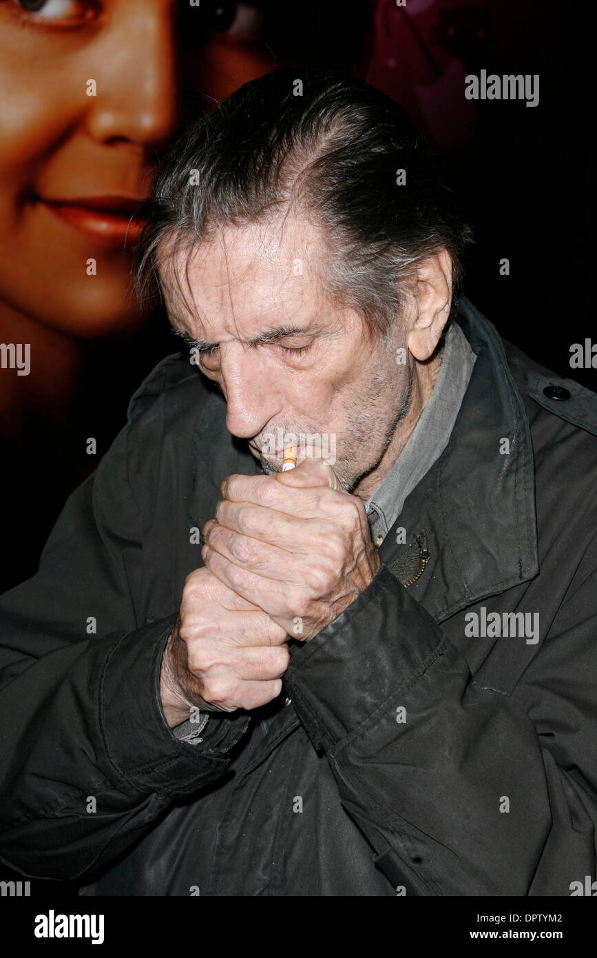 Jan 14, 2009 - Los Angeles, California, USA - Smoking a cigarette ...