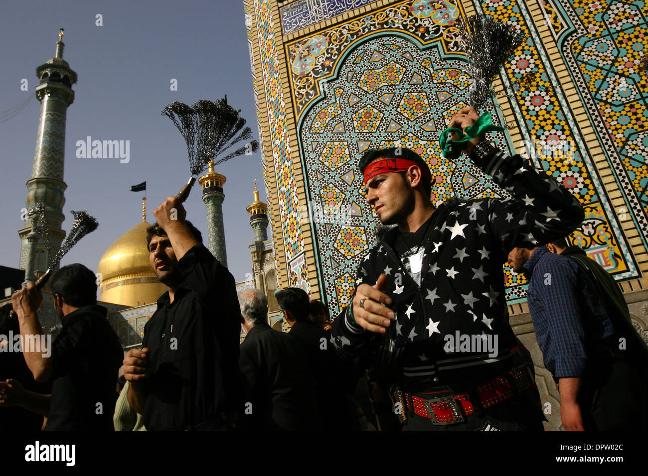 Shiites muslims in holy shrine hi-res stock photography and images - Alamy