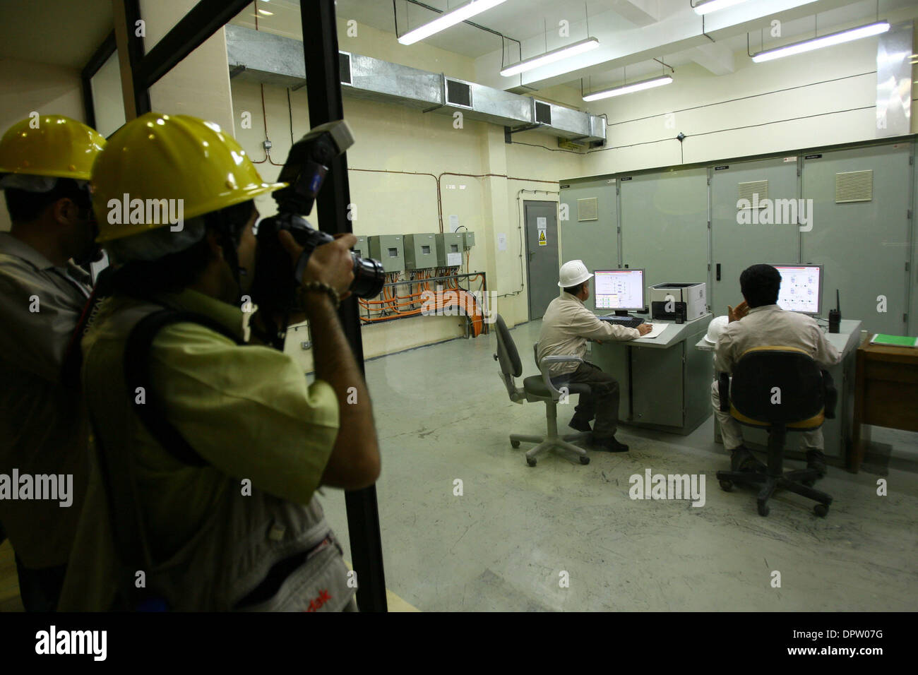 Uranium rods hi-res stock photography and images - Alamy