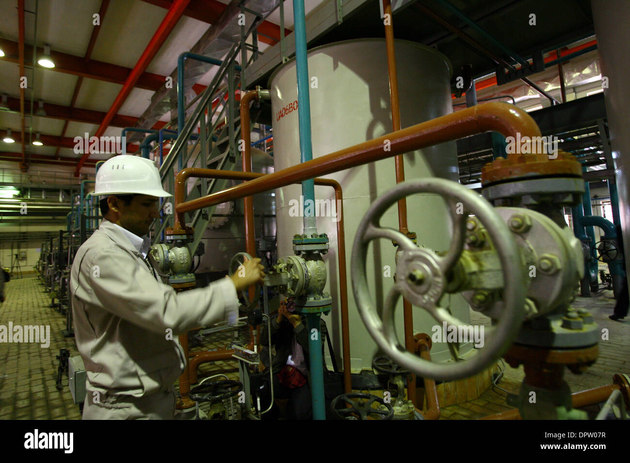 Uranium rods in a nuclear reactor hi-res stock photography and images ...