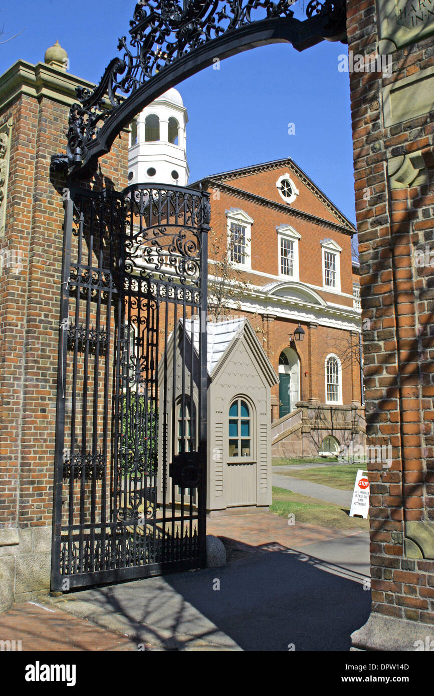 Harvard university gate hi-res stock photography and images - Alamy