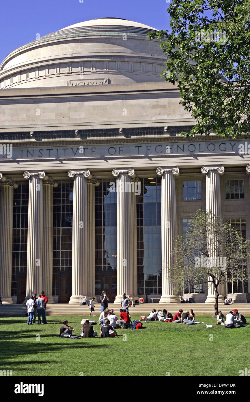 Massachusetts institute technology mit students hi-res stock ...