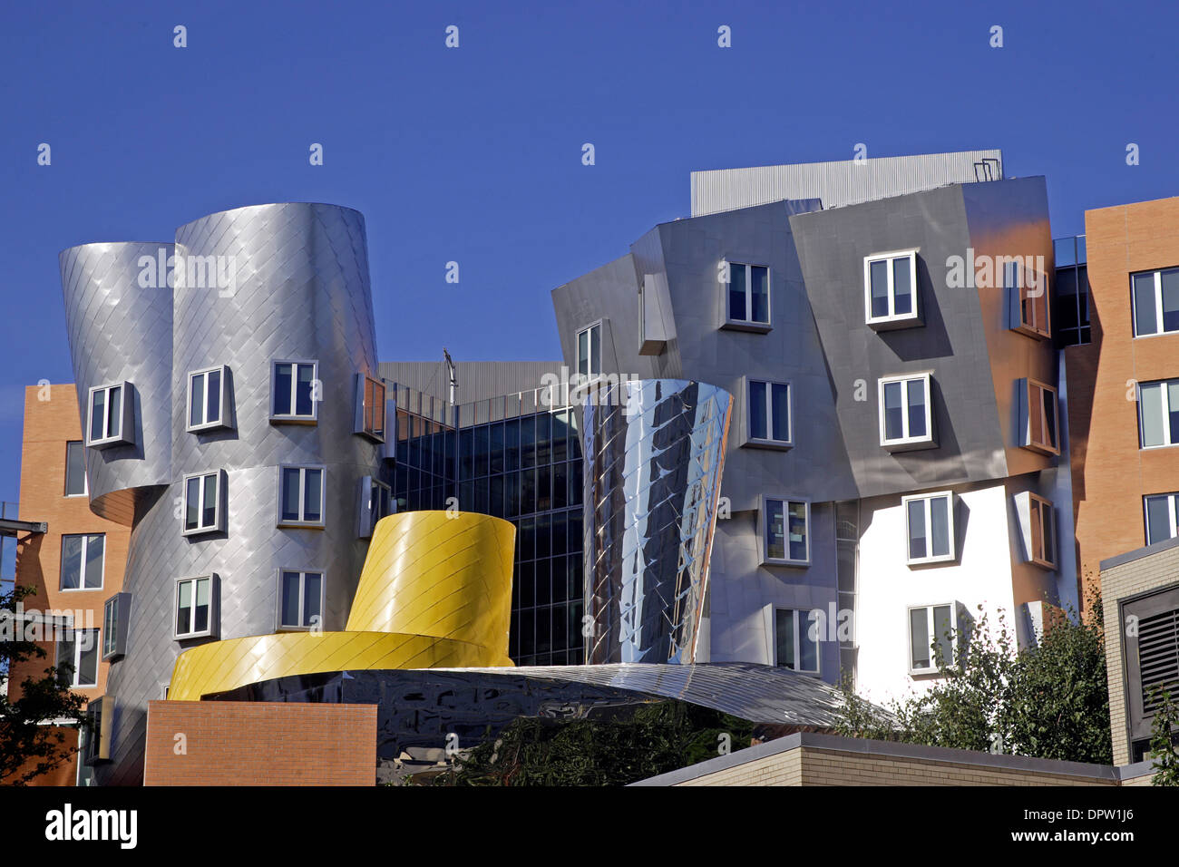 MIT Stata Center architect Frank Gehry Massachusetts Institute of ...