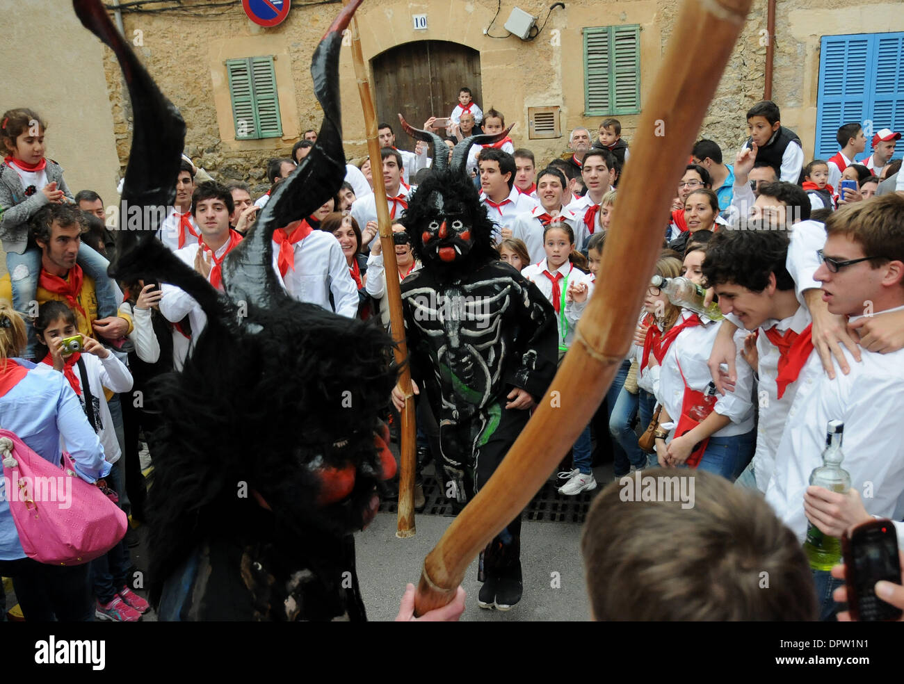 Two guys dancing hi-res stock photography and images - Alamy