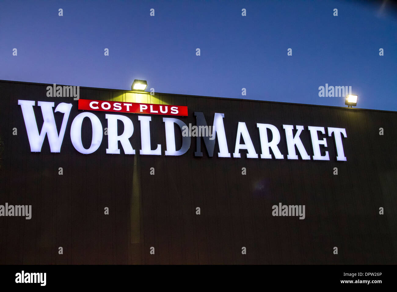 Cost plus hi-res stock photography and images - Alamy