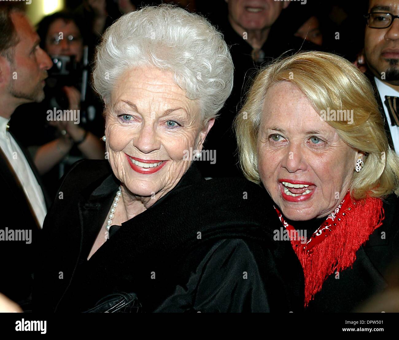 ANN RICHARDS LIZ SMITH.K29762RM.ARRIVALS FOR THE BROADWAY PLAY OPENING ...