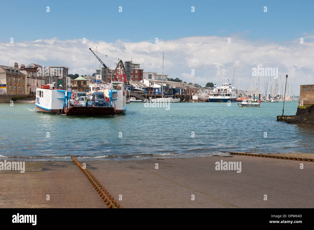 Chain ferry between East and West Cowes on the Isle of Wight Stock ...