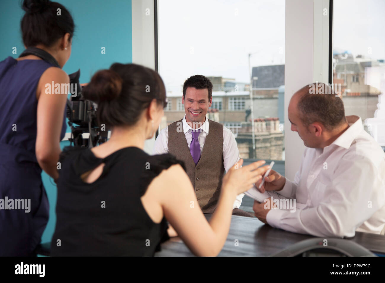 Indian television journalist hi-res stock photography and images - Alamy