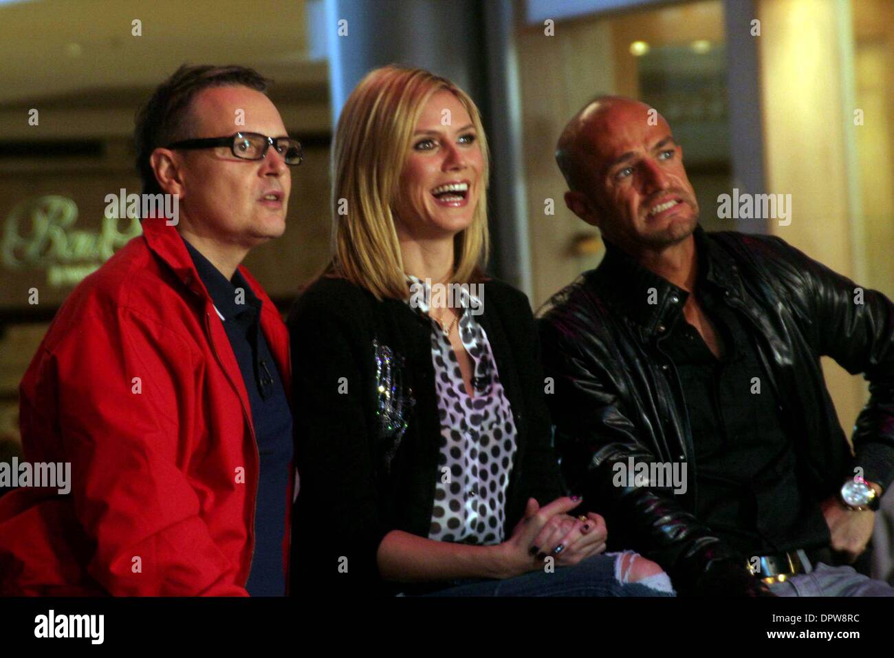 HEIDI KLUM IS ONE OF THE JUDGES AT GERMANY'S TOP MODEL T.V. SHOW TAPING ...