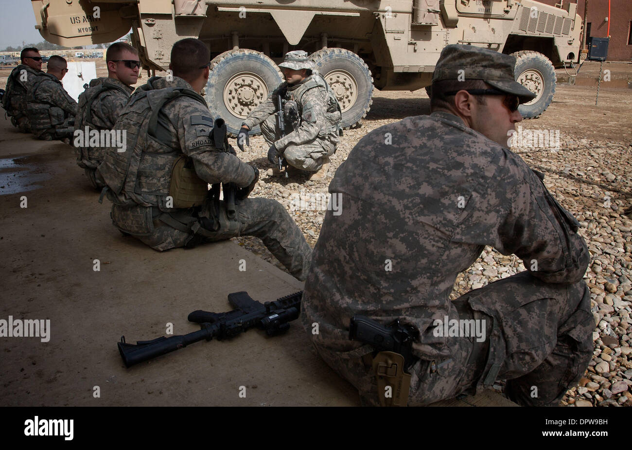 Mar 11, 2009 - Baghdad, Iraq - US Army doctor CAPTAIN JOHNSON, right ...