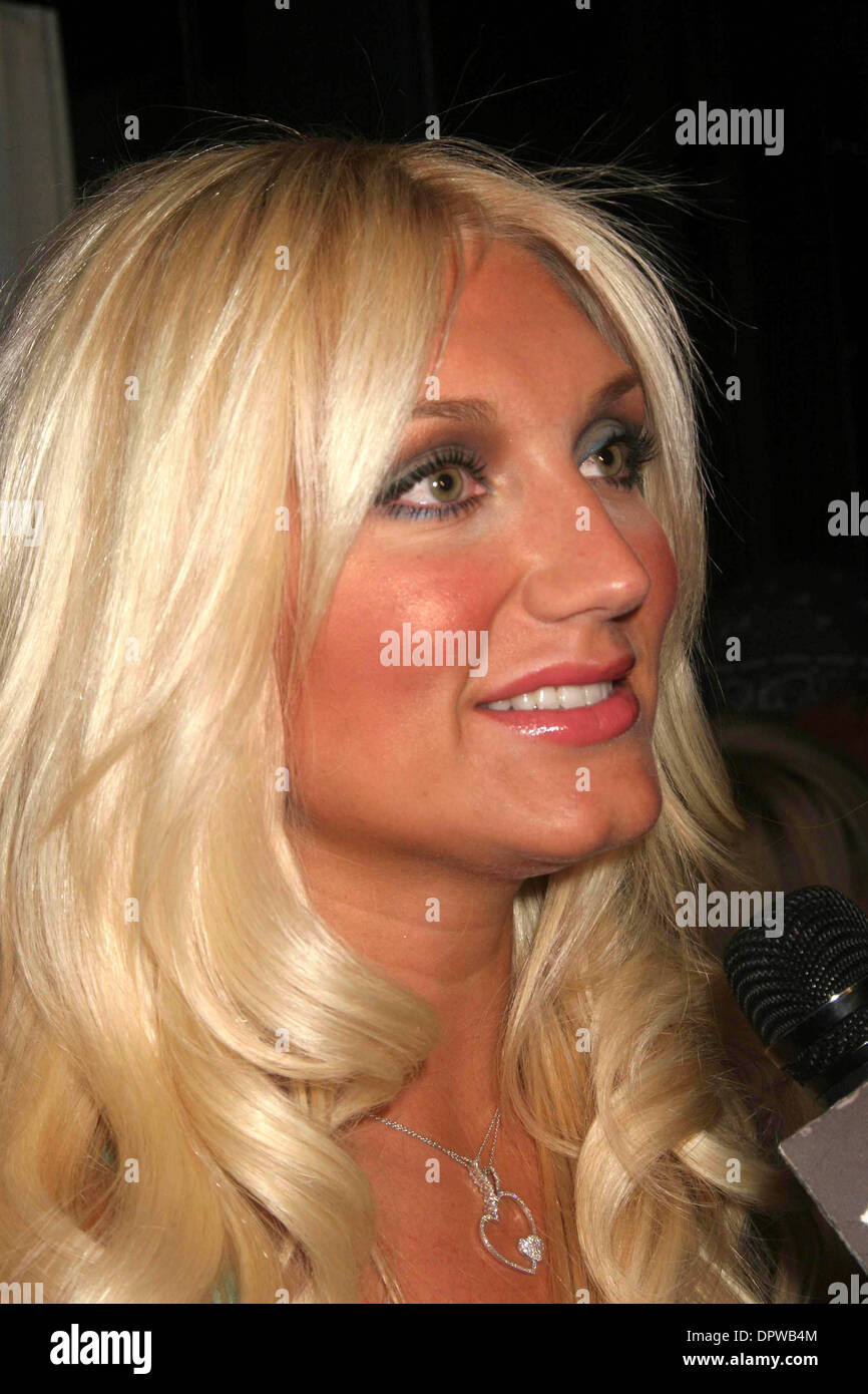 K61985EG.Brooke Hogan celebrates her 21st birthday at pure nightclub ...