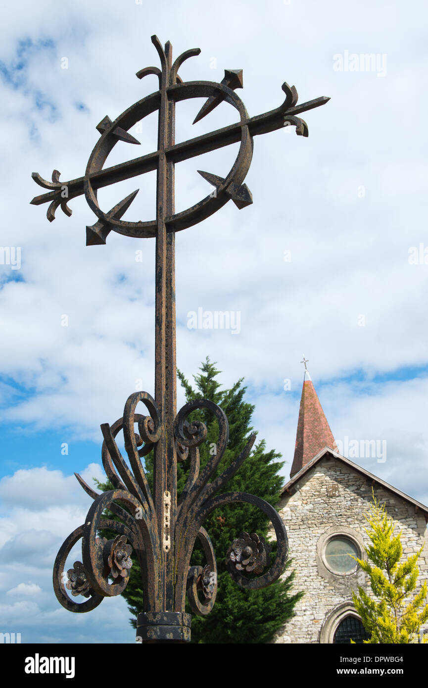 French graveyard cross hi-res stock photography and images - Alamy
