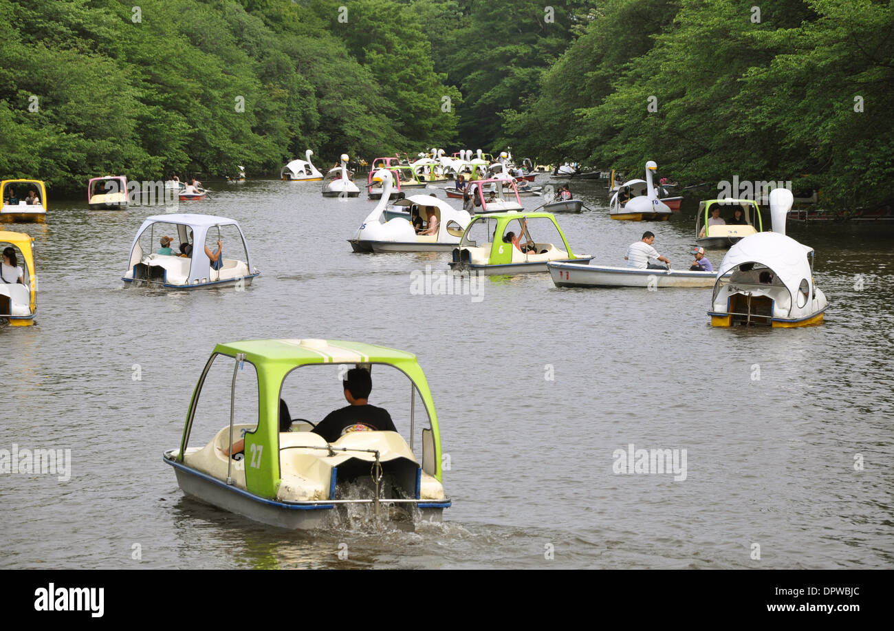 Pedal boats hi-res stock photography and images - Alamy