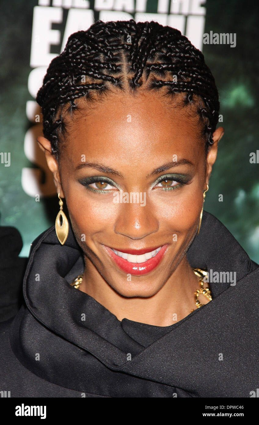 Dec 09, 2008 - New York, NY, USA - JADA PINKETT SMITH at 'The Day the ...