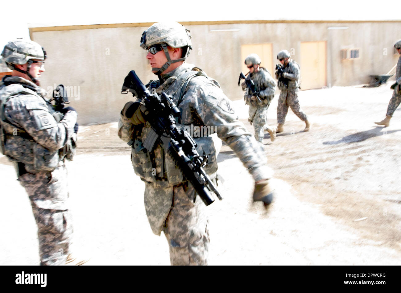 Feb 08, 2009 - Baghdad, Iraq - U.S. Army soldiers patrol the Adamiya ...