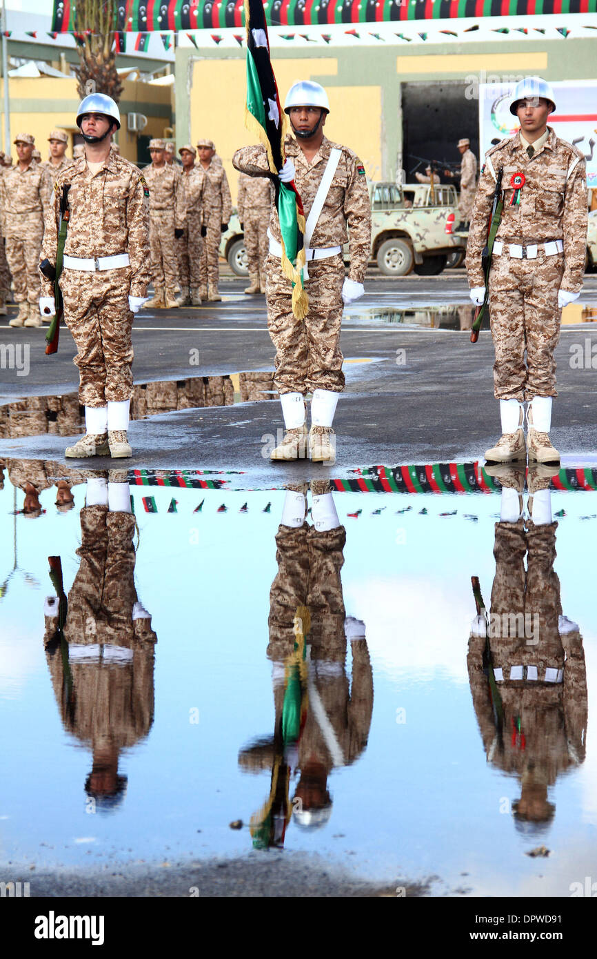 Crop 16 hi-res stock photography and images - Alamy