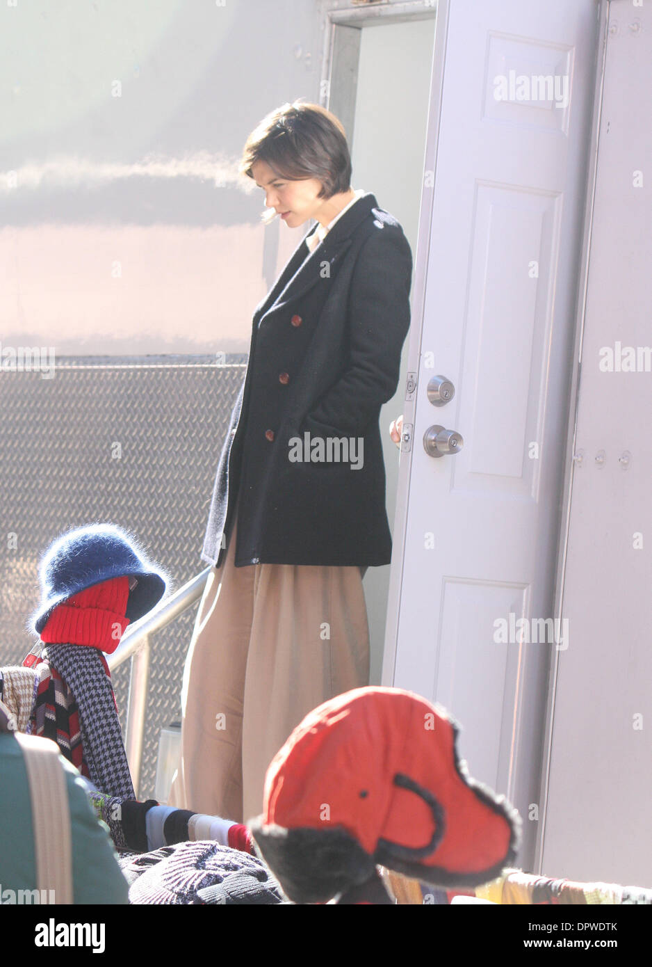 Mar 01, 2009 - New York, NY, USA - KATIE HOLMES on the filmset of 'The Extra Man' in New York ...