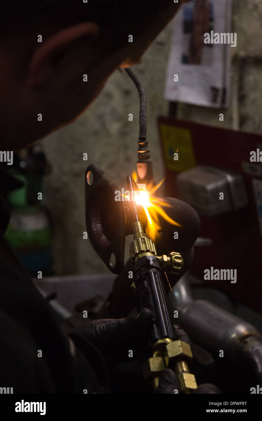 Car mechanics welding hi-res stock photography and images - Alamy