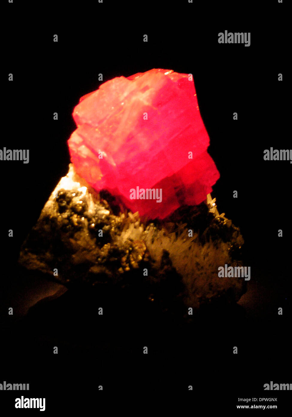 Jan 05, 2009 - Houston, Texas, USA - Rhodochrosite (The Alma Queen ...