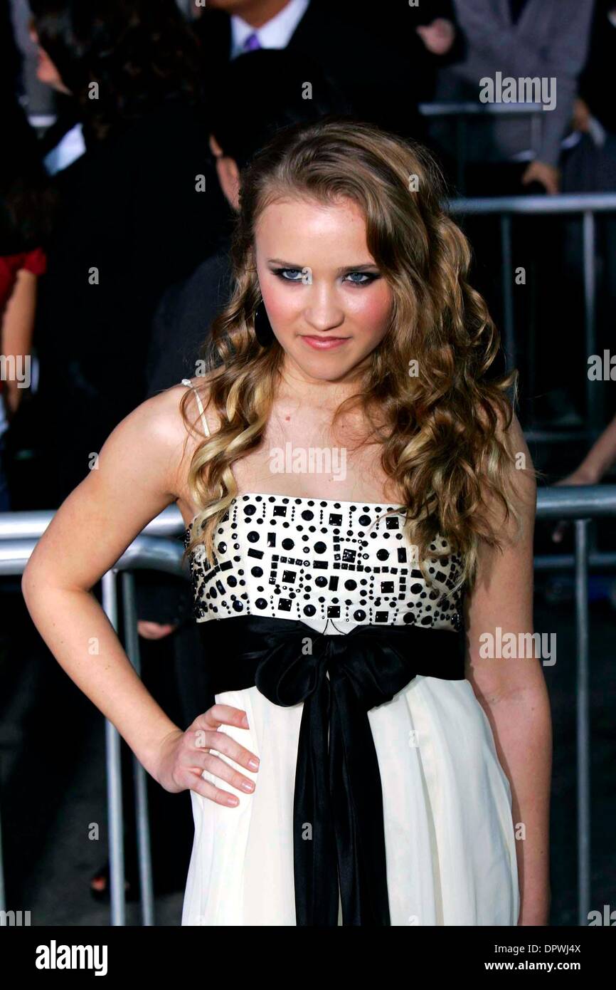 EMILY OSMENT.THE WORLD PREMIERE OF JONAS BROTHER THE 3D CONCERT ...