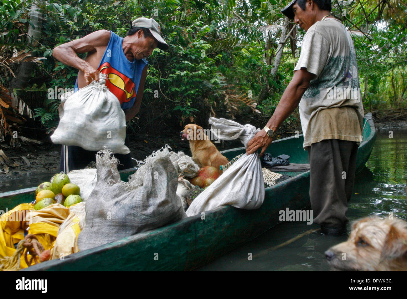 Coconut fishing in panama hi-res stock photography and images - Alamy