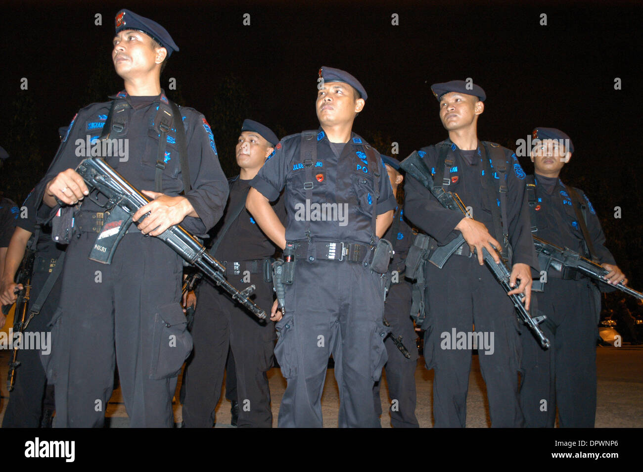 Jan 18, 2009 - Jakarta, Indonesia - Indonesian special police stand ...